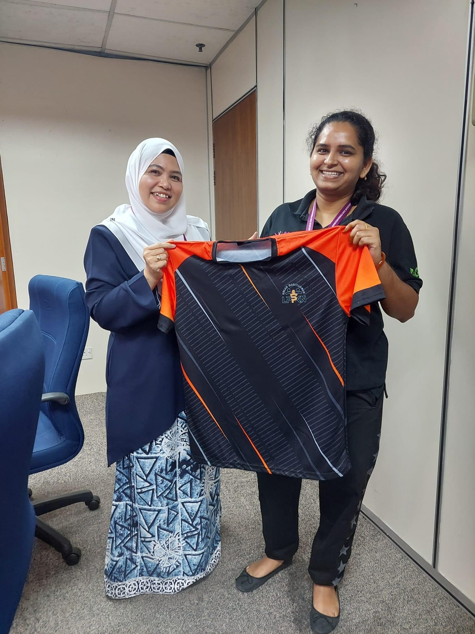 Pemberian T-shirt Kelab Kakitangan LPPKN 2022 – Kelab LPPKN